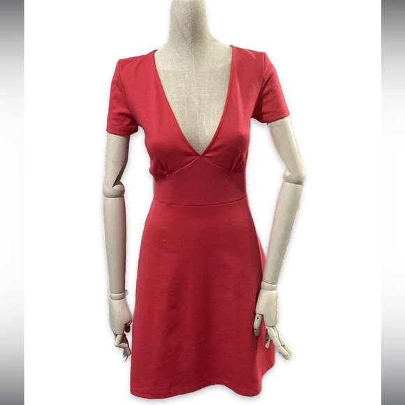 Zara | Dresses | Zara Deep Vneck Short Sleeve Mini Raspberry Pink Dress ...